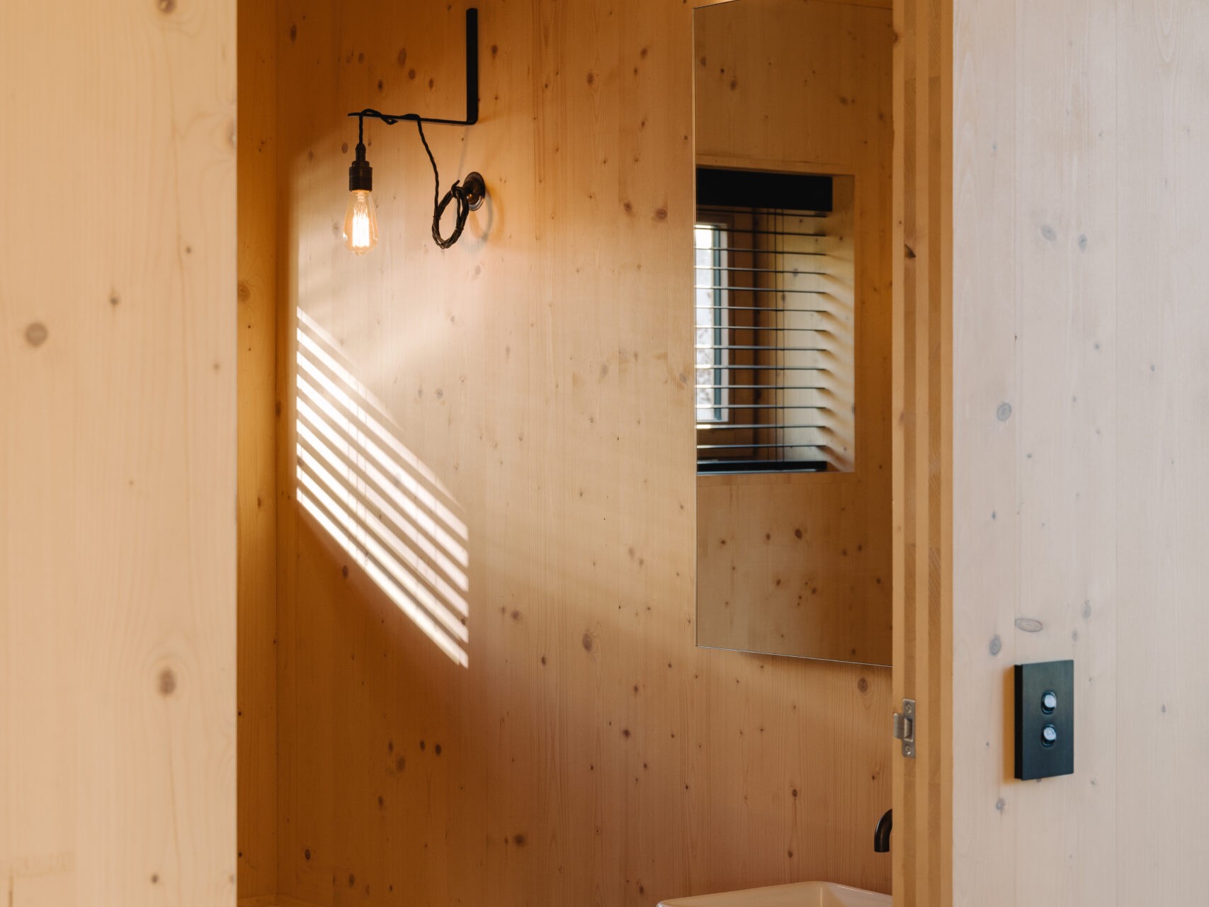 The Earth Houses | Element Escapes